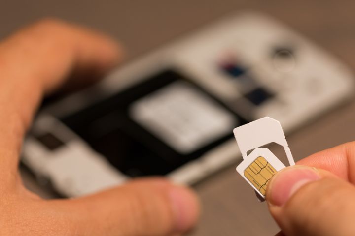 What Happens When You Remove A SIM Card? - mobile|pains